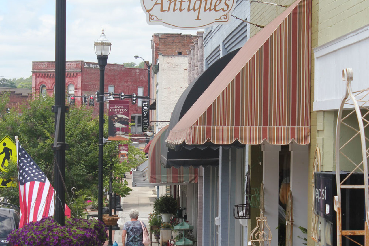 Explore Historic Downtown Clinton - Adventure Anderson